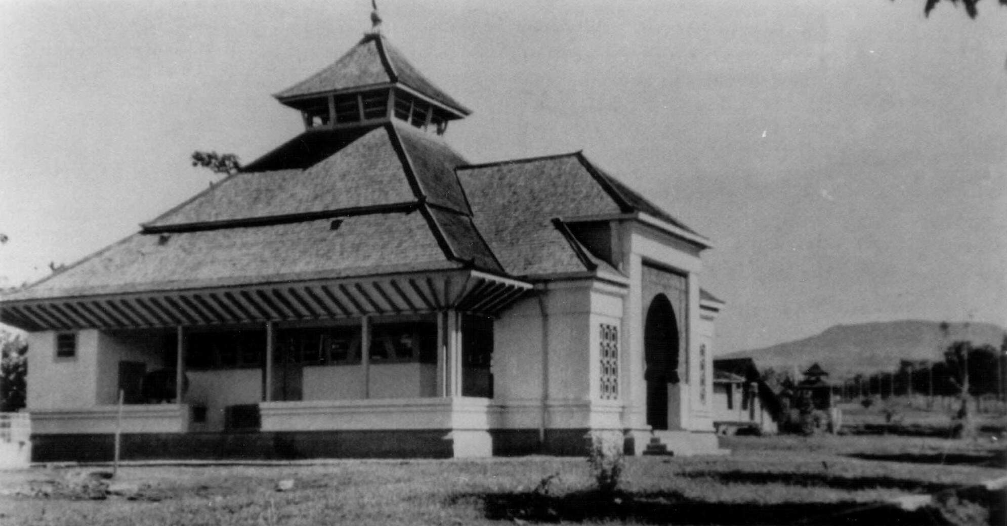 Kota Bandung Adalah Charles Prosper Wolff Schoemaker – lost and wander